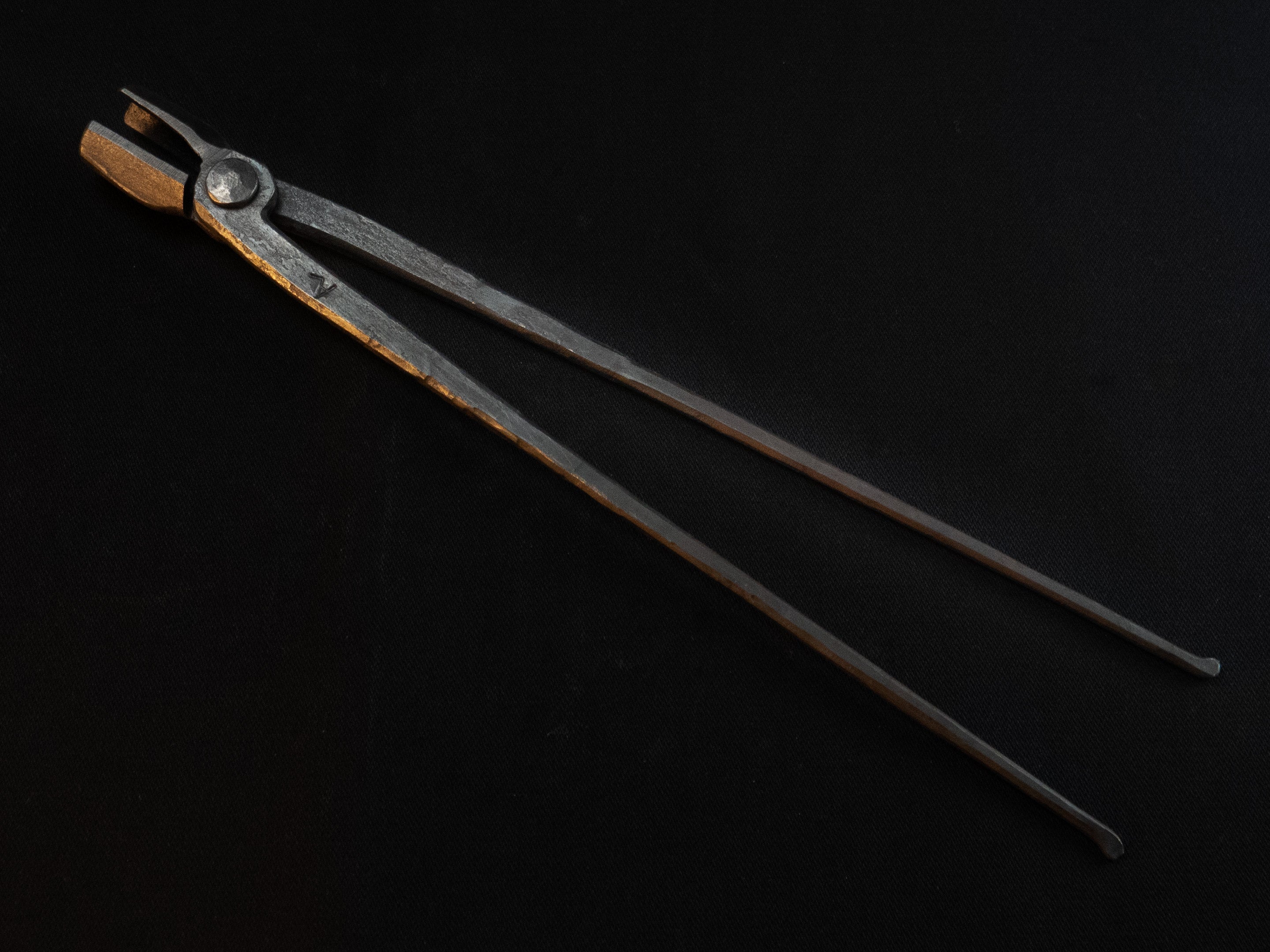 V-Bit & Box-Jaw Tongs – Alec Steele Co.